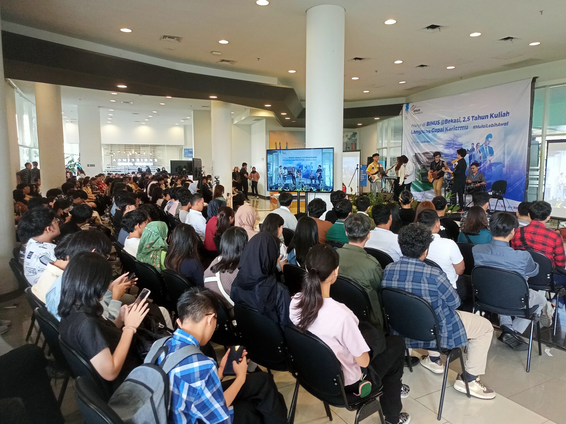 BINUS STUDENT BEKASI